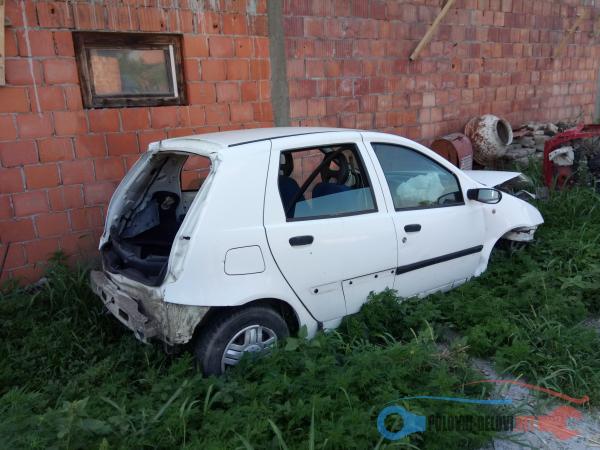 Polovni Delovi Za Fiat Punto 1.2 Benzin Razni Delovi