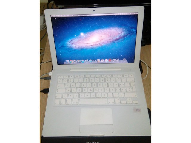 Laptop (83) MacBook A1181