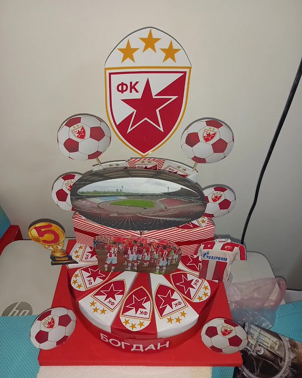 Torta od kartona Crvena zvezda