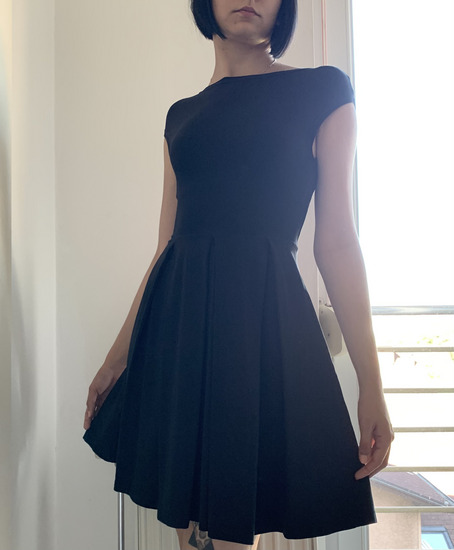 Crna haljinica uni velicina