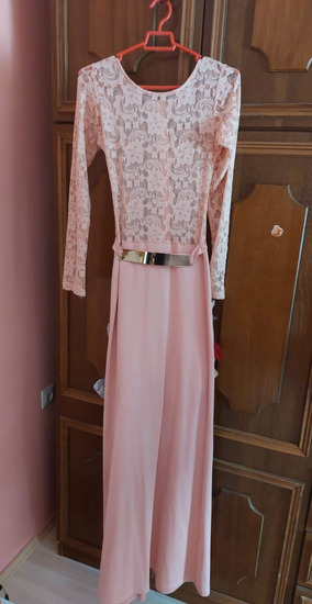 Duga roze haljina