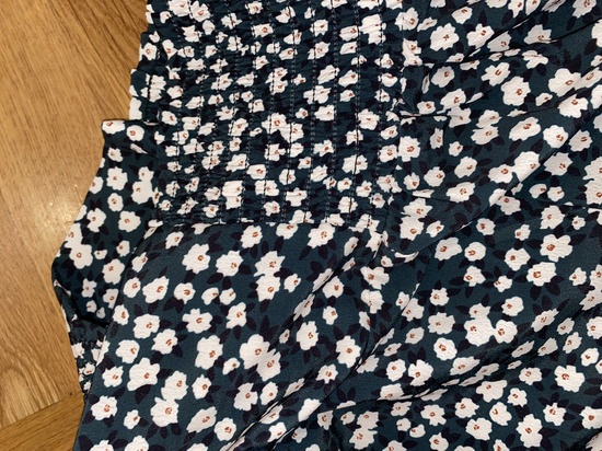 Zelena suknjica sa cveticima