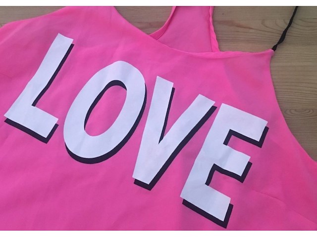 H&;M LOVE pink majica  Dimenzije   Grudi 100   Duzina 65