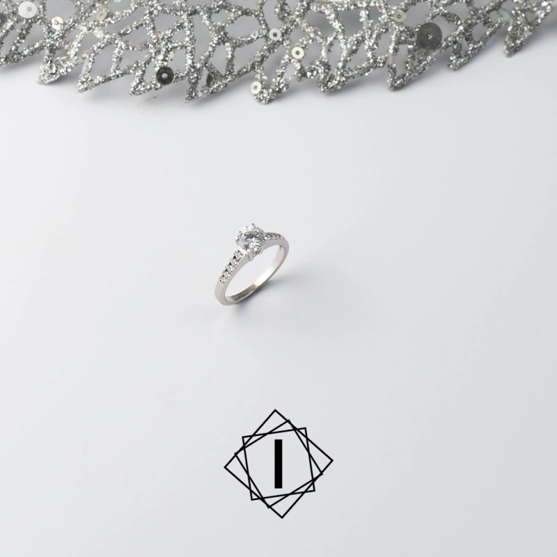 Elegantan verenički prsten od belog zlata