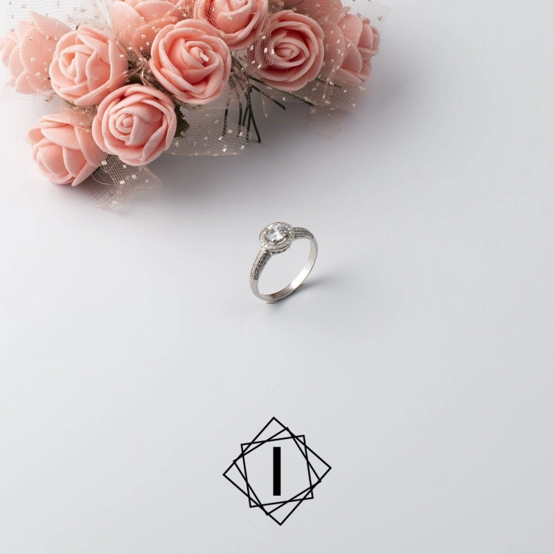 Elegantan verenički prsten od belog zlata