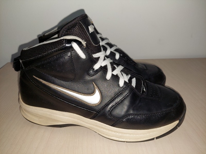 Nike duboke kozne patike br 38,5 original