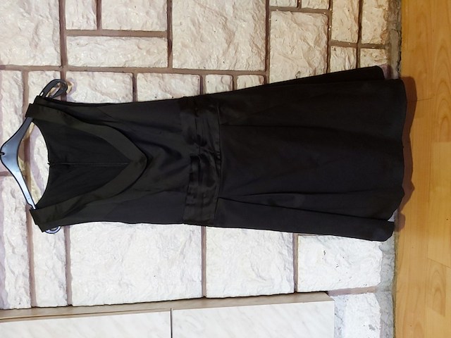 Crna haljinica 1
