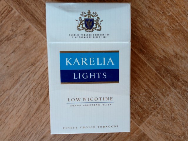 Karelia Lights kutija za cigarete