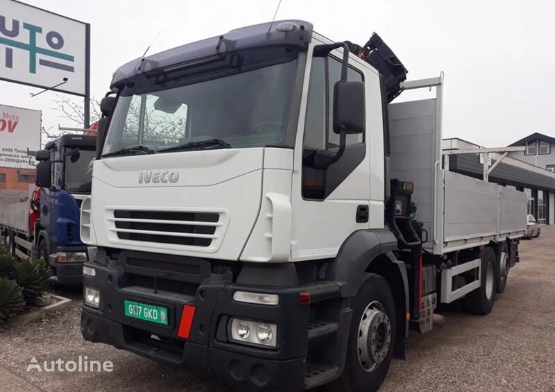 IVECO Magerus HIAB KRAN-10,40 kamion s ravnom platformom