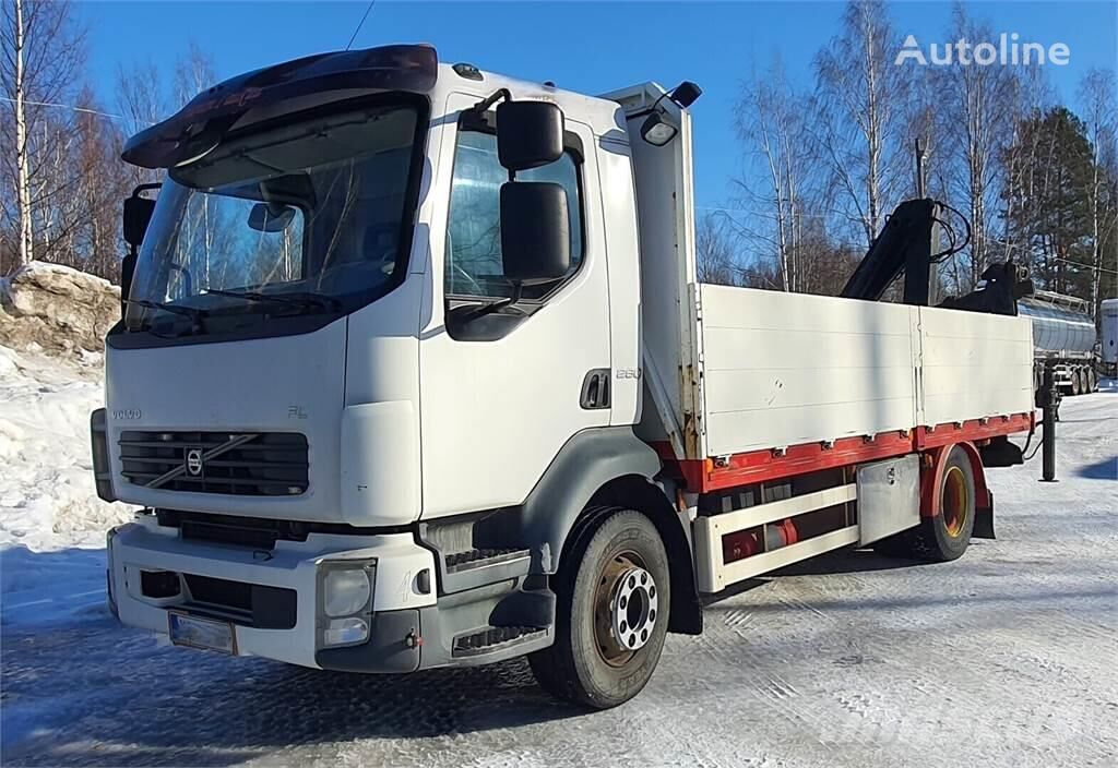 Volvo FL 280 kamion s ravnom platformom