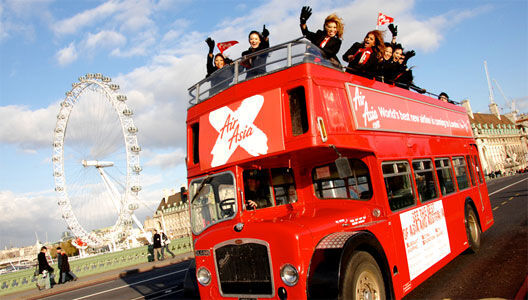 British Bus Tourist City Sightseeing open top traditional & modern London bu autobus za razgledavanje grada