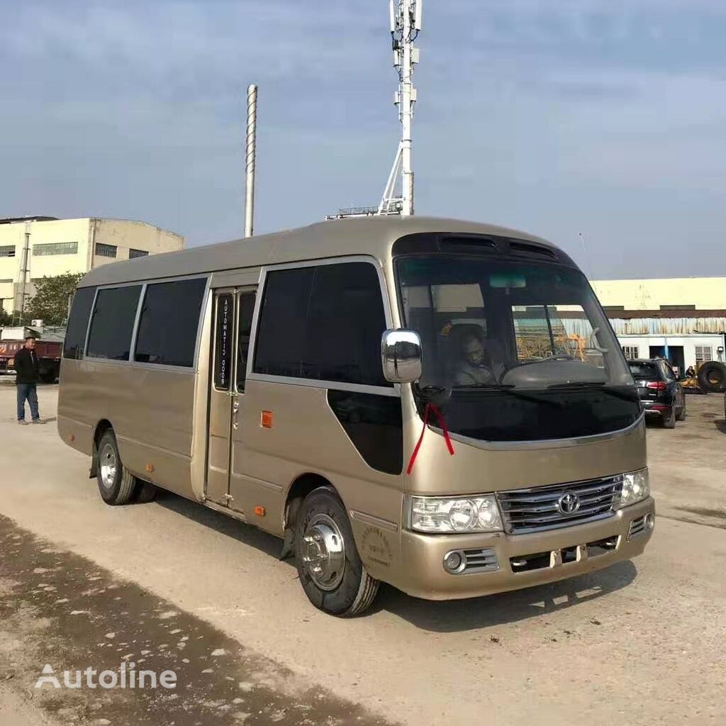 Toyota Coaster prigradski autobus