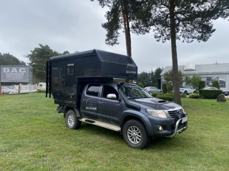 Toyota D.A.C. pickup camper