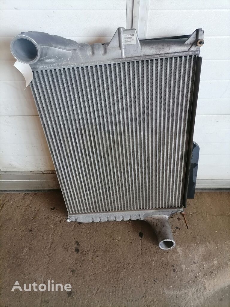Volvo Intercooler radiator 20735696 interkuler za Volvo FH13 tegljača