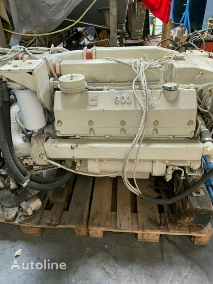 Cummins vt903m and capitol gearbox. Super running condition. motor za kamiona