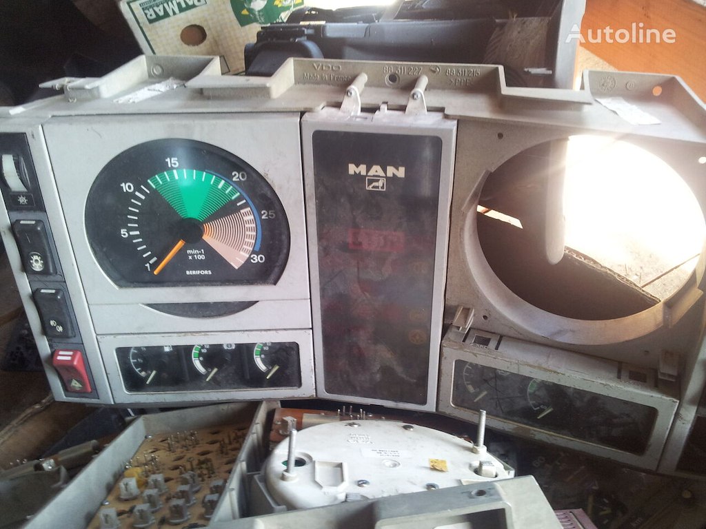 MAN instrument panel, indicator, dashboard, instrume instrument tabla za MAN 4 series, L2000 tegljača