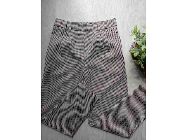 Sinsay jogger plantalone, nove