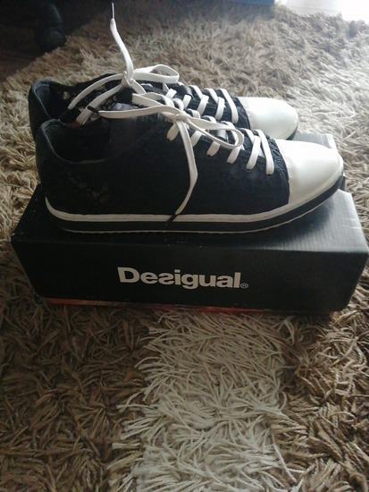 Patike Desigual