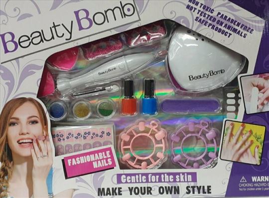 Kozmeticki set za devojčice Beauty bomb