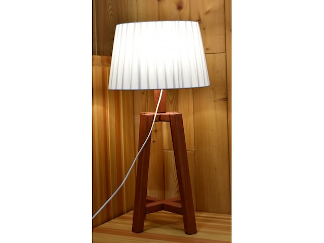 Lampa od ariša model Oval