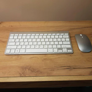 PRELEPA KOPIJA APPLE TASTATURE + MIŠ () - PRELEPA KOPIJA APPLE TASTATURE + MIŠ ()