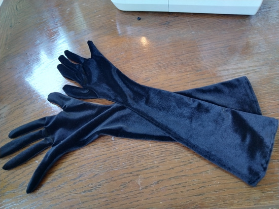 Gothic crne plišane rukavice