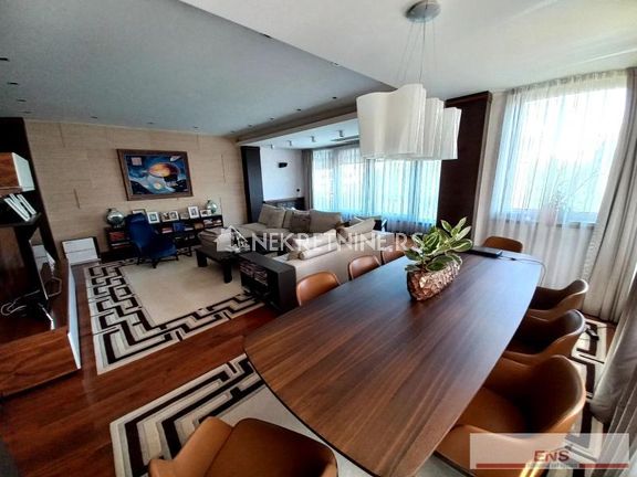 Luxury 3 bedroom apartment with 2 garage places, Novi Merkator