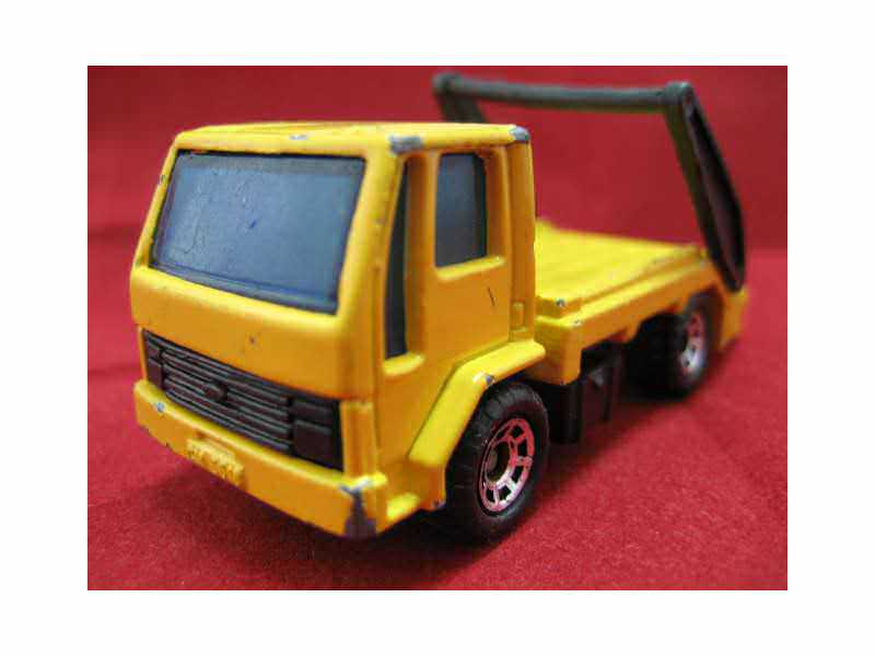 MATCHBOX FORD cargo skip truck 1/74  /T36-62o/