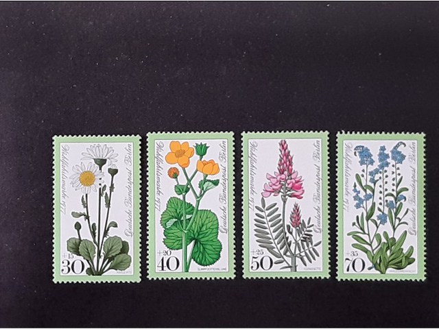Marke 1921 Berlin cvece flora cela serija 1977g