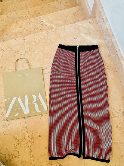 Nova atraktivna Zara suknja size S