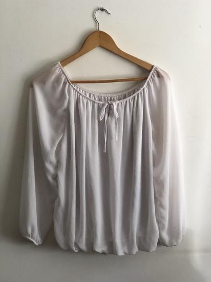Bela svečana bluza