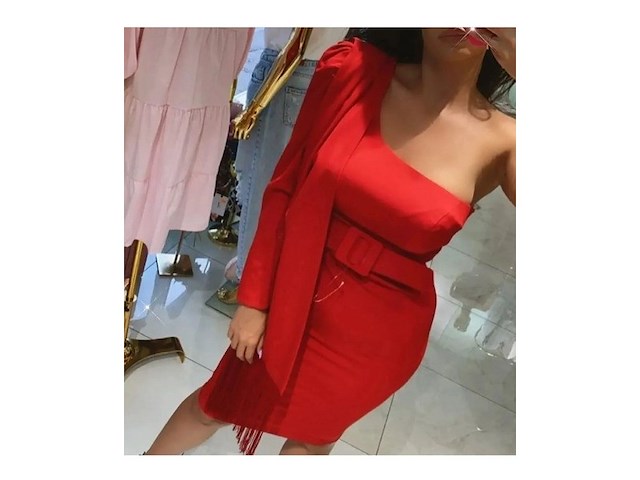 Crvena elegantna haljina sa pojasom. NOVA.