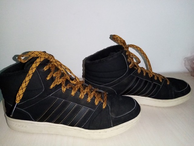 Adidas prelepe duboke patike broj 43 1/2 original