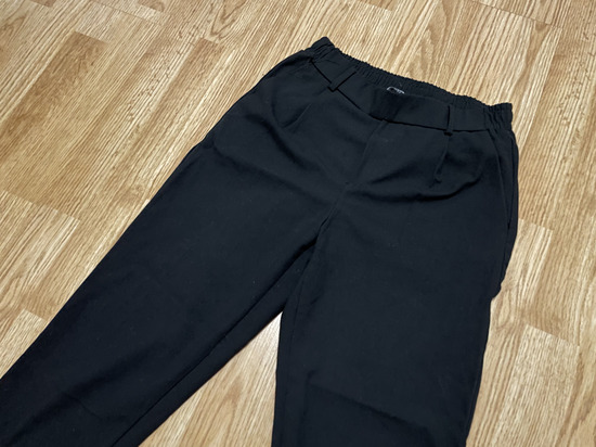 Bershka crne pantalone