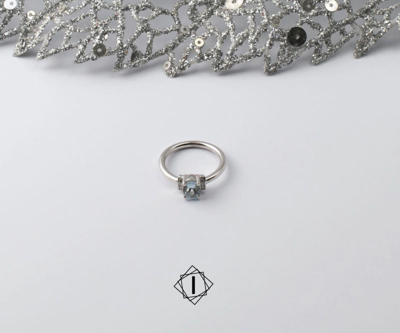 Robustan verenički prsten sa akvamarinom i brilijantima