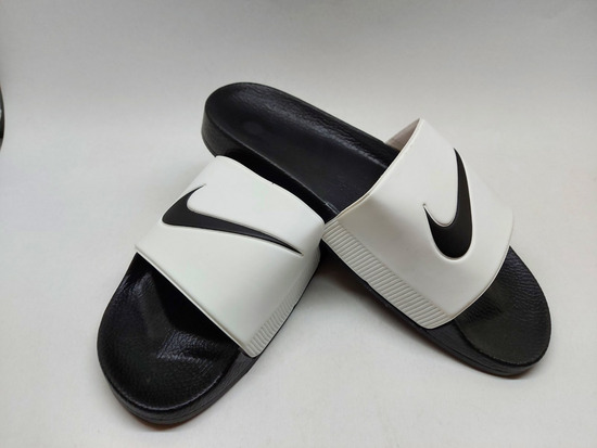 Nike muske papuce br.40