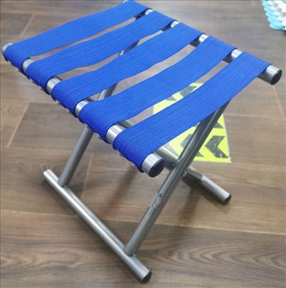 Plava sklopica stolica