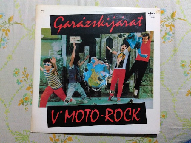 V` Moto-Rock, Garazskijarat, na madjarskom