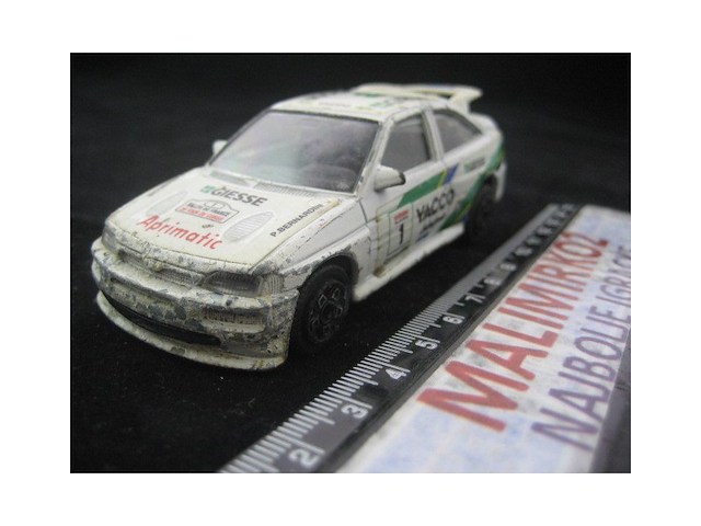 Burago Ford Escort RS 1/43 (K58-45kt)