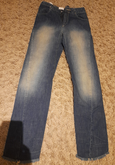 Levis nove farmerke 28/34