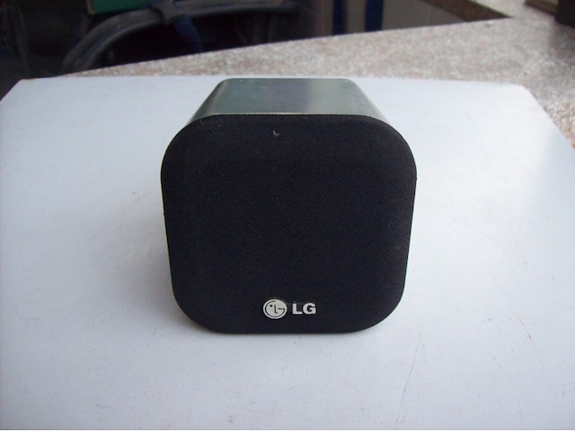 LG zvucnik za kucni bioskop 6 oma-50 wati