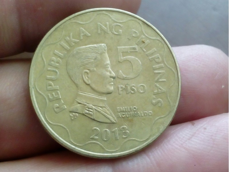 Filipini, 5 piso 2013