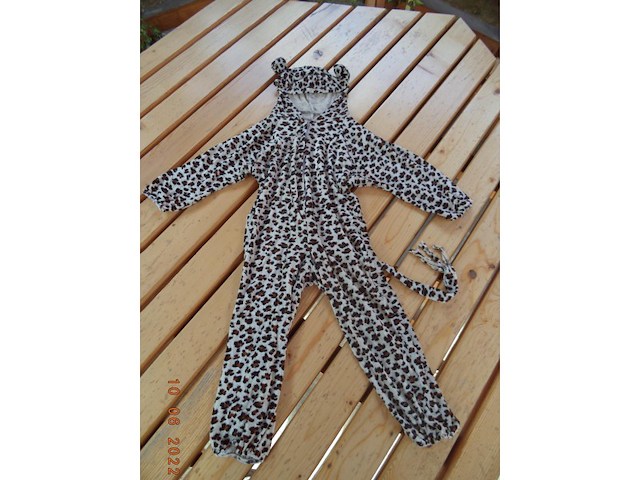 Prelep kostim kravica leopard 4/7 god.