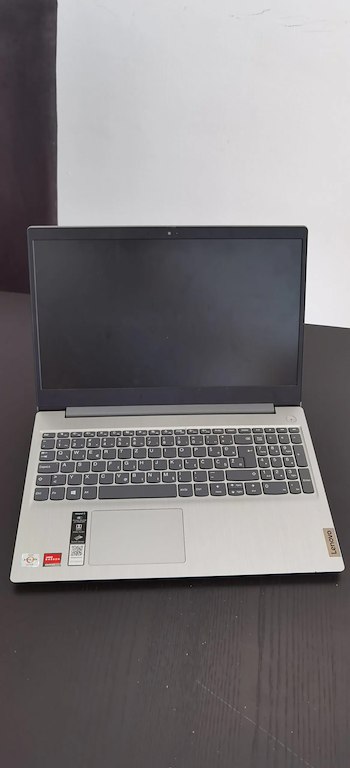 Lenovo IdeaPad 3, 15ADA05 15,6" HD AMD Athlon Silver 3050U 2.3 GHz, 4GB RAM, 256GB SSD, AMD Radeon