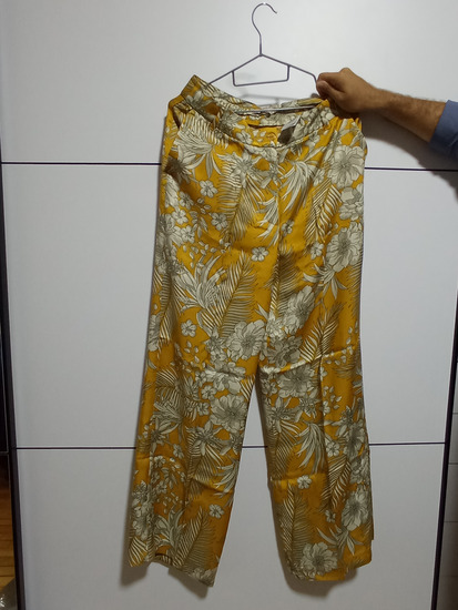 Orsay svilnkaste pantalone 40/42 sa etiketom