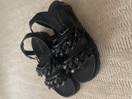 Crne moderne sandale