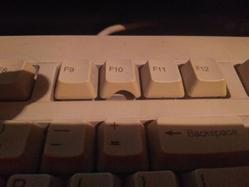 Compaq mis i tastatura Taster F10 je polomljen sa strane. Ispravni