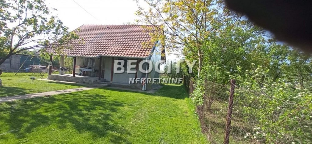 Pećinci, Pećinci, Proletersko naselje, 2. 5, 82m2, 61000EUR