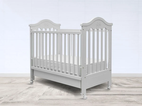 Dečiji krevetac Buckić - drveni krevetac za bebe bele boje