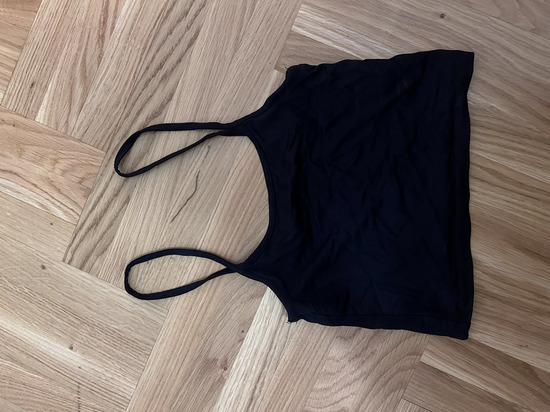 Majica crop top snizeno 300